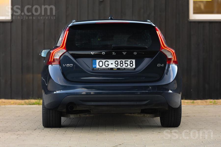 Zils Volvo V60 2011 Jelgava, ar dzinēja tilpumu 2.00 L un nobraukumu 226 tūkst. km par 7500 €, foto 7 vietnē AUTOMOTO.COM.LV
