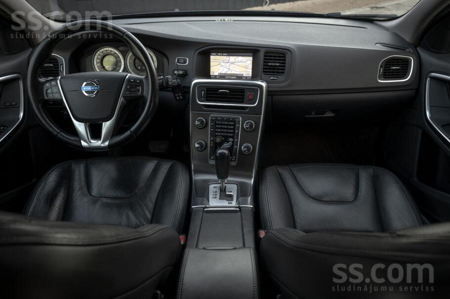 Zils Volvo V60 2011 Jelgava, ar dzinēja tilpumu 2.00 L un nobraukumu 226 tūkst. km par 7500 €, foto 9 vietnē AUTOMOTO.COM.LV