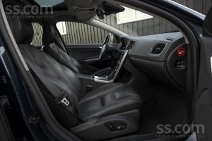Zils Volvo V60 2011 Jelgava, ar dzinēja tilpumu 2.00 L un nobraukumu 226 tūkst. km par 7500 €, foto 19 vietnē AUTOMOTO.COM.LV