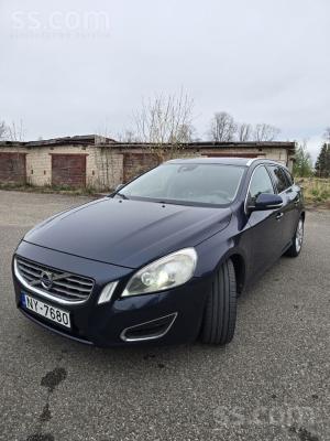 Zils Volvo V60 2011 Limbaži, ar dzinēja tilpumu 2.40 L un nobraukumu 275 tūkst. km par 6350 €, foto 3 vietnē AUTOMOTO.COM.LV