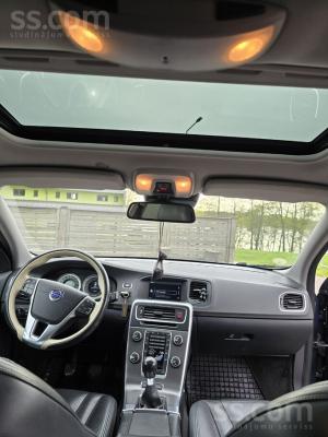 Zils Volvo V60 2011 Limbaži, ar dzinēja tilpumu 2.40 L un nobraukumu 275 tūkst. km par 6350 €, foto 7 vietnē AUTOMOTO.COM.LV