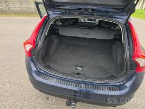 Zils Volvo V60 2011 Limbaži, ar dzinēja tilpumu 2.40 L un nobraukumu 275 tūkst. km par 6350 €, foto 10 vietnē AUTOMOTO.COM.LV