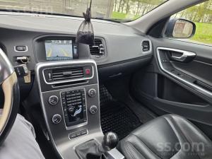 Zils Volvo V60 2011 Limbaži, ar dzinēja tilpumu 2.40 L un nobraukumu 275 tūkst. km par 6350 €, foto 16 vietnē AUTOMOTO.COM.LV