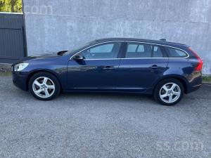 Zils Volvo V60 2011 Liepāja, ar dzinēja tilpumu 1.60 L un nobraukumu 264 tūkst. km par 6750 €, foto 11 vietnē AUTOMOTO.COM.LV
