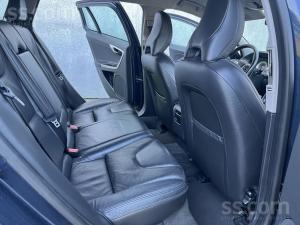 Zils Volvo V60 2011 Liepāja, ar dzinēja tilpumu 1.60 L un nobraukumu 264 tūkst. km par 6750 €, foto 22 vietnē AUTOMOTO.COM.LV