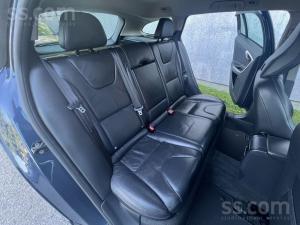 Zils Volvo V60 2011 Liepāja, ar dzinēja tilpumu 1.60 L un nobraukumu 264 tūkst. km par 6750 €, foto 24 vietnē AUTOMOTO.COM.LV