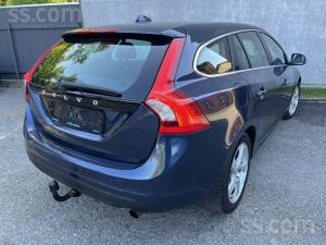 Zils Volvo V60 2011 Liepāja, ar dzinēja tilpumu 1.60 L un nobraukumu 264 tūkst. km par 6750 €, foto 26 vietnē AUTOMOTO.COM.LV