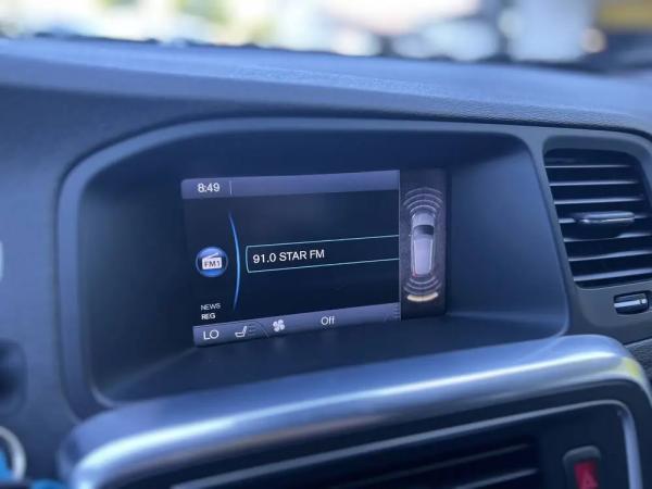 Zils Volvo V60 2011 Liepāja, ar dzinēja tilpumu 1.60 L un nobraukumu 264 tūkst. km par 6750 €, foto 2 vietnē AUTOMOTO.COM.LV