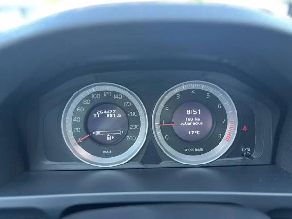 Zils Volvo V60 2011 Liepāja, ar dzinēja tilpumu 1.60 L un nobraukumu 264 tūkst. km par 6750 €, foto 7 vietnē AUTOMOTO.COM.LV