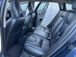 Zils Volvo V60 2011 Liepāja, ar dzinēja tilpumu 1.60 L un nobraukumu 264 tūkst. km par 6750 €, foto 13 vietnē AUTOMOTO.COM.LV