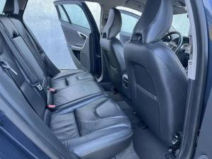 Zils Volvo V60 2011 Liepāja, ar dzinēja tilpumu 1.60 L un nobraukumu 264 tūkst. km par 6750 €, foto 22 vietnē AUTOMOTO.COM.LV