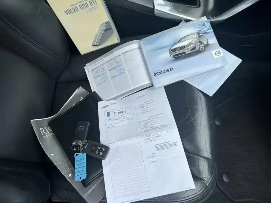 Zils Volvo V60 2011 Liepāja, ar dzinēja tilpumu 1.60 L un nobraukumu 264 tūkst. km par 6750 €, foto 27 vietnē AUTOMOTO.COM.LV