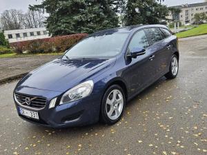 Zils Volvo V60 2011 Jēkabpils, ar dzinēja tilpumu 2.40 L un nobraukumu 273 tūkst. km par 6690 €, foto  vietnē AUTOMOTO.COM.LV