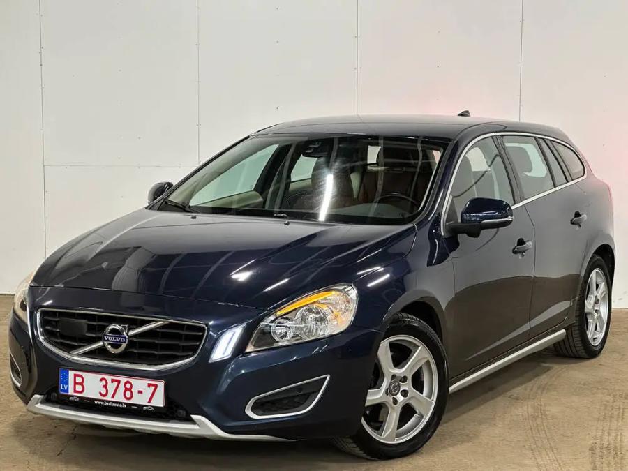 Blue Volvo V60 2011 in Jurmala, with an engine capacity of 2.00 L and mileage of 285 thousand km for 7490 €, photo 1 on AUTOMOTO.COM.LV