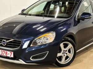 Blue Volvo V60 2011 in Jurmala, with an engine capacity of 2.00 L and mileage of 285 thousand km for 7490 €, photo 3 on AUTOMOTO.COM.LV