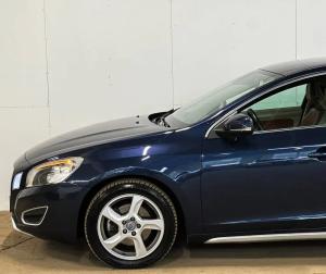 Blue Volvo V60 2011 in Jurmala, with an engine capacity of 2.00 L and mileage of 285 thousand km for 7490 €, photo 18 on AUTOMOTO.COM.LV