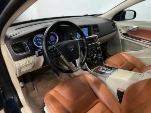 Blue Volvo V60 2011 in Jurmala, with an engine capacity of 2.00 L and mileage of 285 thousand km for 7490 €, photo 21 on AUTOMOTO.COM.LV