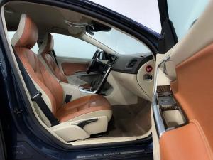 Blue Volvo V60 2011 in Jurmala, with an engine capacity of 2.00 L and mileage of 285 thousand km for 7490 €, photo 27 on AUTOMOTO.COM.LV