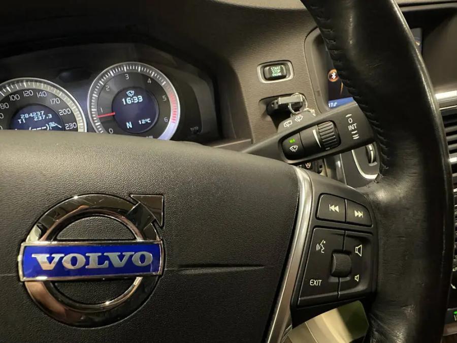 Blue Volvo V60 2011 in Jurmala, with an engine capacity of 2.00 L and mileage of 285 thousand km for 7490 €, photo 35 on AUTOMOTO.COM.LV