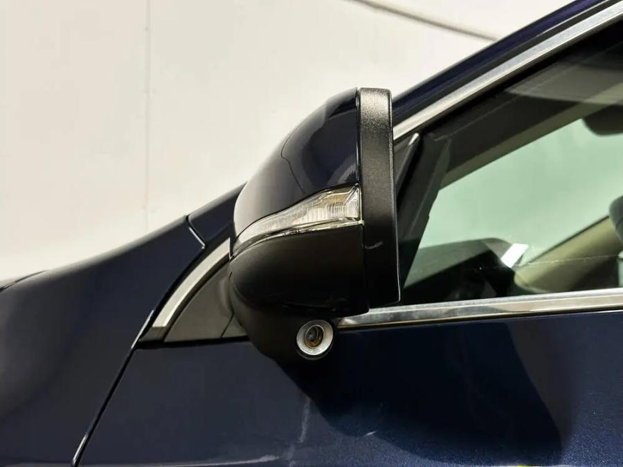 Blue Volvo V60 2011 in Jurmala, with an engine capacity of 2.00 L and mileage of 285 thousand km for 7490 €, photo 42 on AUTOMOTO.COM.LV