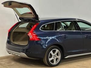 Blue Volvo V60 2011 in Jurmala, with an engine capacity of 2.00 L and mileage of 285 thousand km for 7490 €, photo 44 on AUTOMOTO.COM.LV