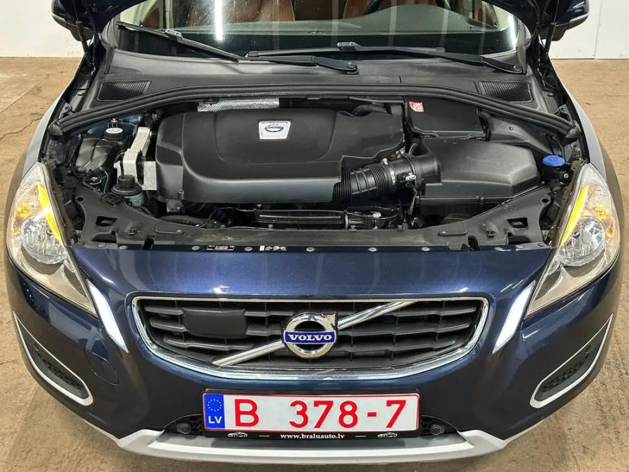 Blue Volvo V60 2011 in Jurmala, with an engine capacity of 2.00 L and mileage of 285 thousand km for 7490 €, photo 46 on AUTOMOTO.COM.LV