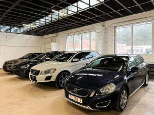 Blue Volvo V60 2011 in Jurmala, with an engine capacity of 2.00 L and mileage of 285 thousand km for 7490 €, photo 56 on AUTOMOTO.COM.LV