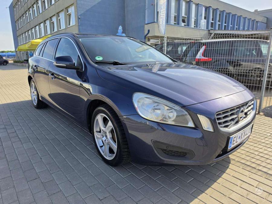 Zils Volvo V60 2011 Kauņa, ar dzinēja tilpumu 2.40 L un nobraukumu 287 tūkst. km par 5770 €, foto 1 vietnē AUTOMOTO.COM.LV
