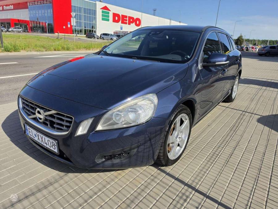 Zils Volvo V60 2011 Kauņa, ar dzinēja tilpumu 2.40 L un nobraukumu 287 tūkst. km par 5770 €, foto 3 vietnē AUTOMOTO.COM.LV