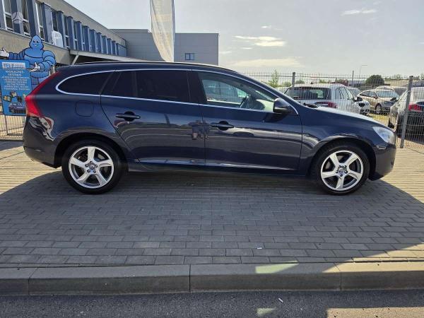Zils Volvo V60 2011 Kauņa, ar dzinēja tilpumu 2.40 L un nobraukumu 287 tūkst. km par 5770 €, foto 4 vietnē AUTOMOTO.COM.LV