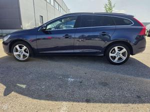 Zils Volvo V60 2011 Kauņa, ar dzinēja tilpumu 2.40 L un nobraukumu 287 tūkst. km par 5770 €, foto 6 vietnē AUTOMOTO.COM.LV
