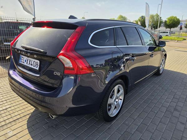 Zils Volvo V60 2011 Kauņa, ar dzinēja tilpumu 2.40 L un nobraukumu 287 tūkst. km par 5770 €, foto 7 vietnē AUTOMOTO.COM.LV