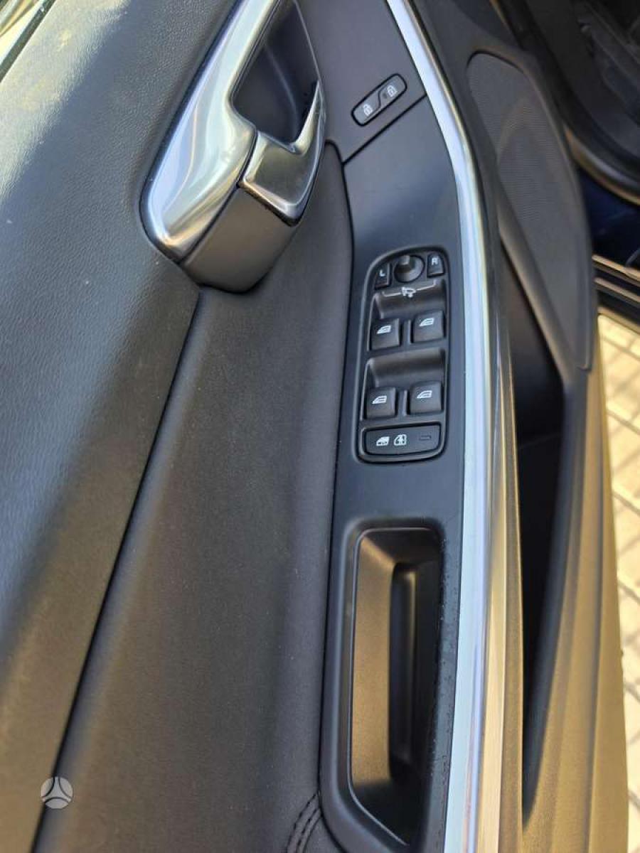 Zils Volvo V60 2011 Kauņa, ar dzinēja tilpumu 2.40 L un nobraukumu 287 tūkst. km par 5770 €, foto 13 vietnē AUTOMOTO.COM.LV