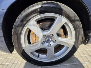 Zils Volvo V60 2011 Kauņa, ar dzinēja tilpumu 2.40 L un nobraukumu 287 tūkst. km par 5770 €, foto 23 vietnē AUTOMOTO.COM.LV