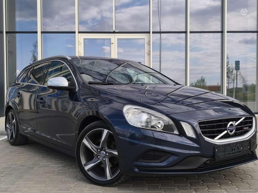 Zils Volvo V60 2011 Viļņa, ar dzinēja tilpumu 2.00 L un nobraukumu 350 tūkst. km par 6250 €, foto 1 vietnē AUTOMOTO.COM.LV