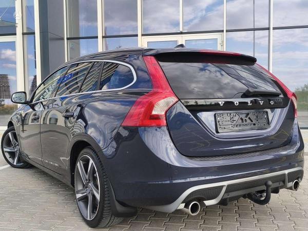 Zils Volvo V60 2011 Viļņa, ar dzinēja tilpumu 2.00 L un nobraukumu 350 tūkst. km par 6250 €, foto 6 vietnē AUTOMOTO.COM.LV