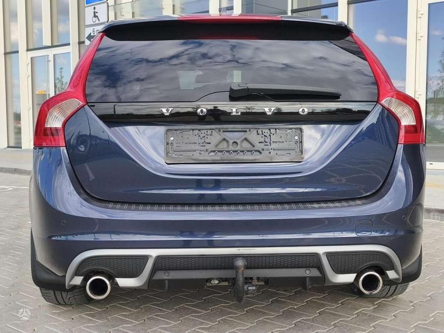 Zils Volvo V60 2011 Viļņa, ar dzinēja tilpumu 2.00 L un nobraukumu 350 tūkst. km par 6250 €, foto 8 vietnē AUTOMOTO.COM.LV