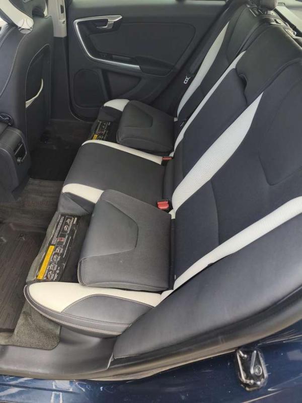 Zils Volvo V60 2011 Viļņa, ar dzinēja tilpumu 2.00 L un nobraukumu 350 tūkst. km par 6250 €, foto 10 vietnē AUTOMOTO.COM.LV