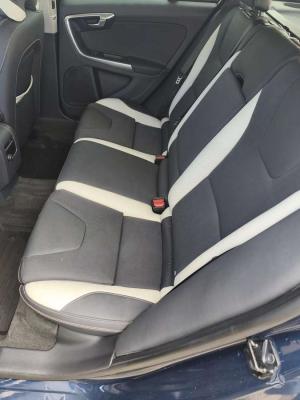 Zils Volvo V60 2011 Viļņa, ar dzinēja tilpumu 2.00 L un nobraukumu 350 tūkst. km par 6250 €, foto 12 vietnē AUTOMOTO.COM.LV