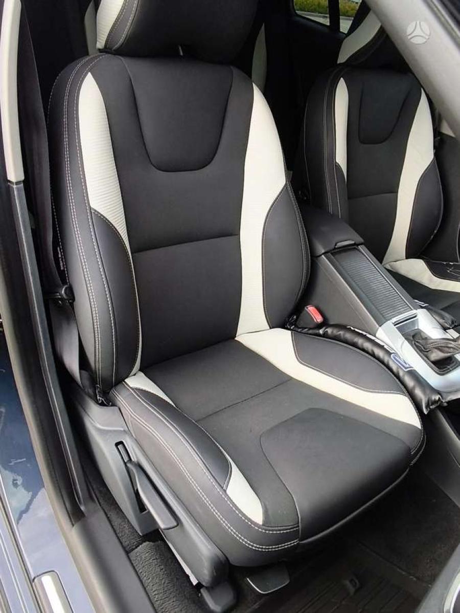 Zils Volvo V60 2011 Viļņa, ar dzinēja tilpumu 2.00 L un nobraukumu 350 tūkst. km par 6250 €, foto 18 vietnē AUTOMOTO.COM.LV