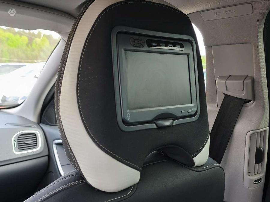 Zils Volvo V60 2011 Viļņa, ar dzinēja tilpumu 2.00 L un nobraukumu 350 tūkst. km par 6250 €, foto 27 vietnē AUTOMOTO.COM.LV