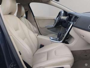 Zils Volvo V60 2011 Viļņa, ar dzinēja tilpumu 2.40 L un nobraukumu 213 tūkst. km par 6999 €, foto 9 vietnē AUTOMOTO.COM.LV