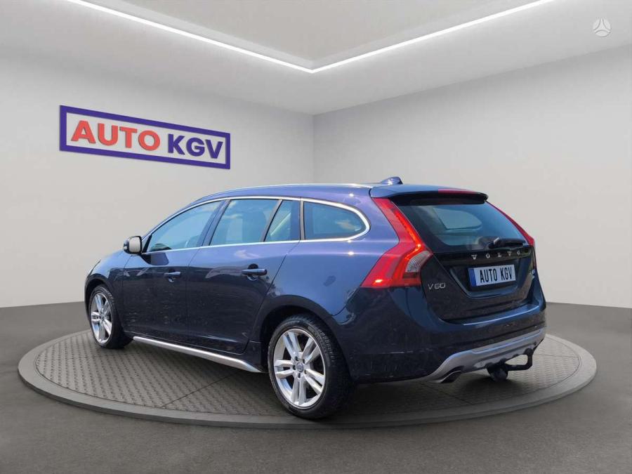 Zils Volvo V60 2011 Viļņa, ar dzinēja tilpumu 2.40 L un nobraukumu 213 tūkst. km par 6999 €, foto 4 vietnē AUTOMOTO.COM.LV