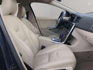 Zils Volvo V60 2011 Viļņa, ar dzinēja tilpumu 2.40 L un nobraukumu 213 tūkst. km par 6999 €, foto 9 vietnē AUTOMOTO.COM.LV