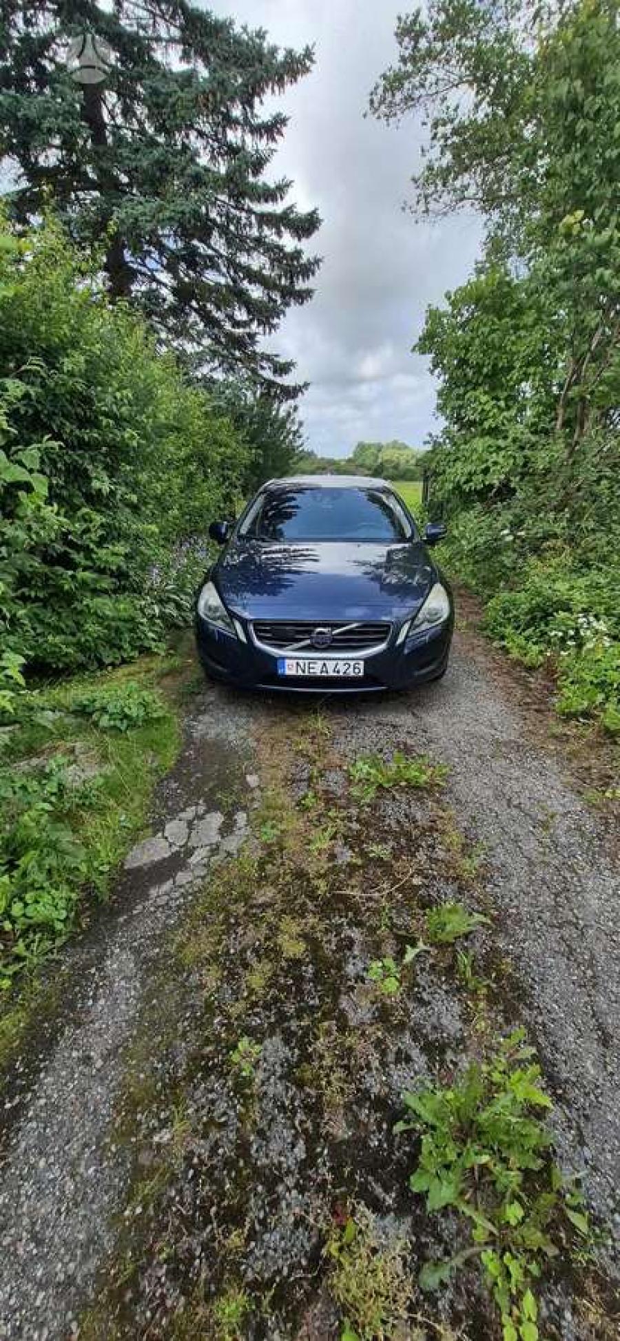 Blue Volvo V60 2011 in Klaipeda, with an engine capacity of 1.60 L and mileage of 270 thousand km for 5000 €, photo 1 on AUTOMOTO.COM.LV