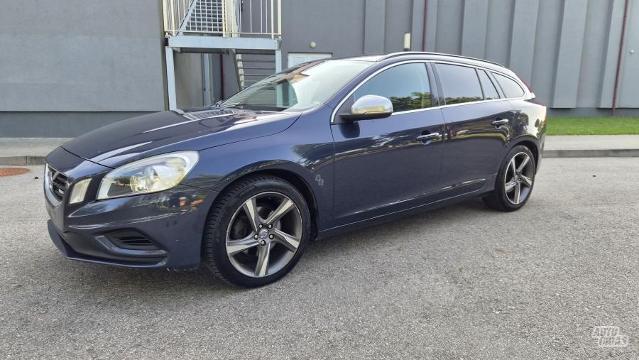 Zils Volvo V60 2011 Kauņa, ar dzinēja tilpumu 2.00 L un nobraukumu 335 tūkst. km par 4850 €, foto 5 vietnē AUTOMOTO.COM.LV
