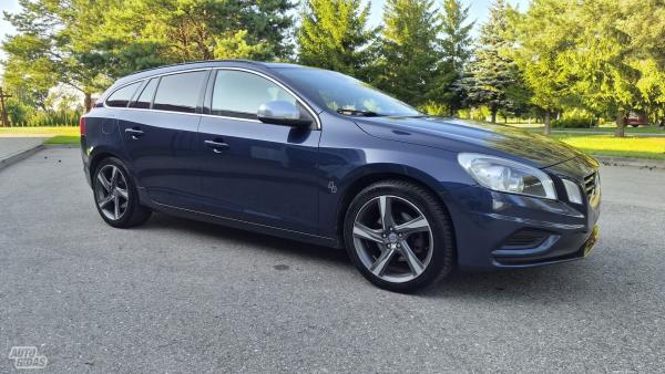 Blue Volvo V60 2011 in Kaunas, with an engine capacity of 2.00 L and mileage of 335 thousand km for 4850 €, photo 5 on AUTOMOTO.COM.LV