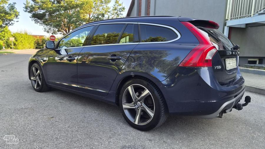 Zils Volvo V60 2011 Kauņa, ar dzinēja tilpumu 2.00 L un nobraukumu 335 tūkst. km par 4850 €, foto 8 vietnē AUTOMOTO.COM.LV