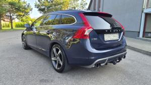 Zils Volvo V60 2011 Kauņa, ar dzinēja tilpumu 2.00 L un nobraukumu 335 tūkst. km par 4850 €, foto 9 vietnē AUTOMOTO.COM.LV
