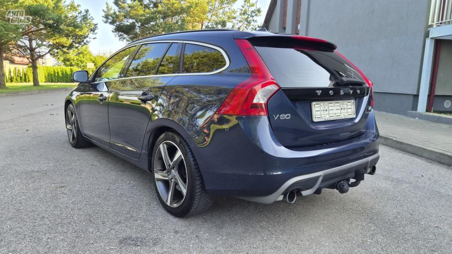 Zils Volvo V60 2011 Kauņa, ar dzinēja tilpumu 2.00 L un nobraukumu 335 tūkst. km par 4850 €, foto 9 vietnē AUTOMOTO.COM.LV